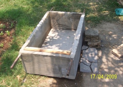 Barrel Top Bar Hive - beevac.com